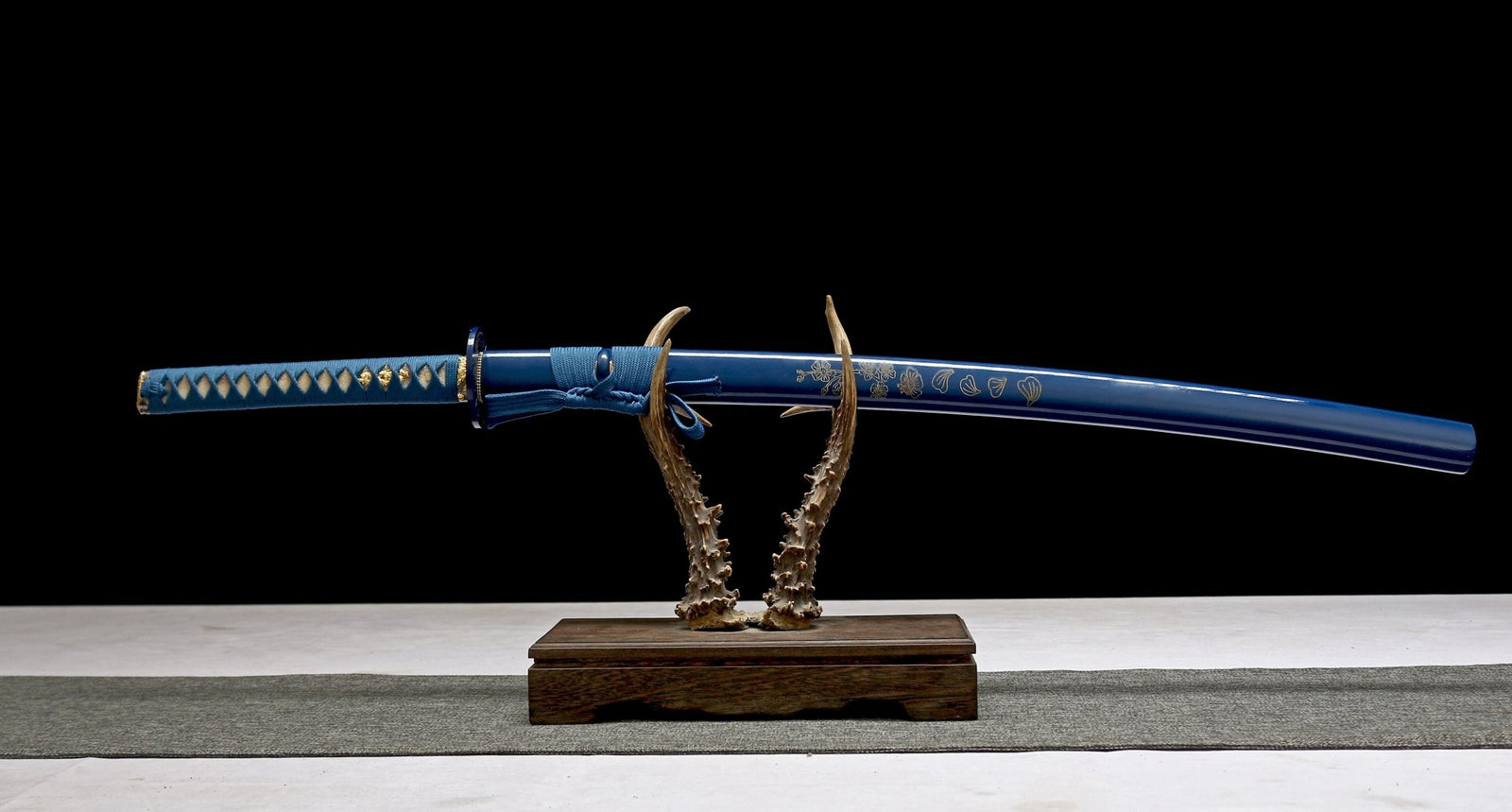 Shop Hand Made High Quality 1045 Katana Samurai Sword Blue Pattern